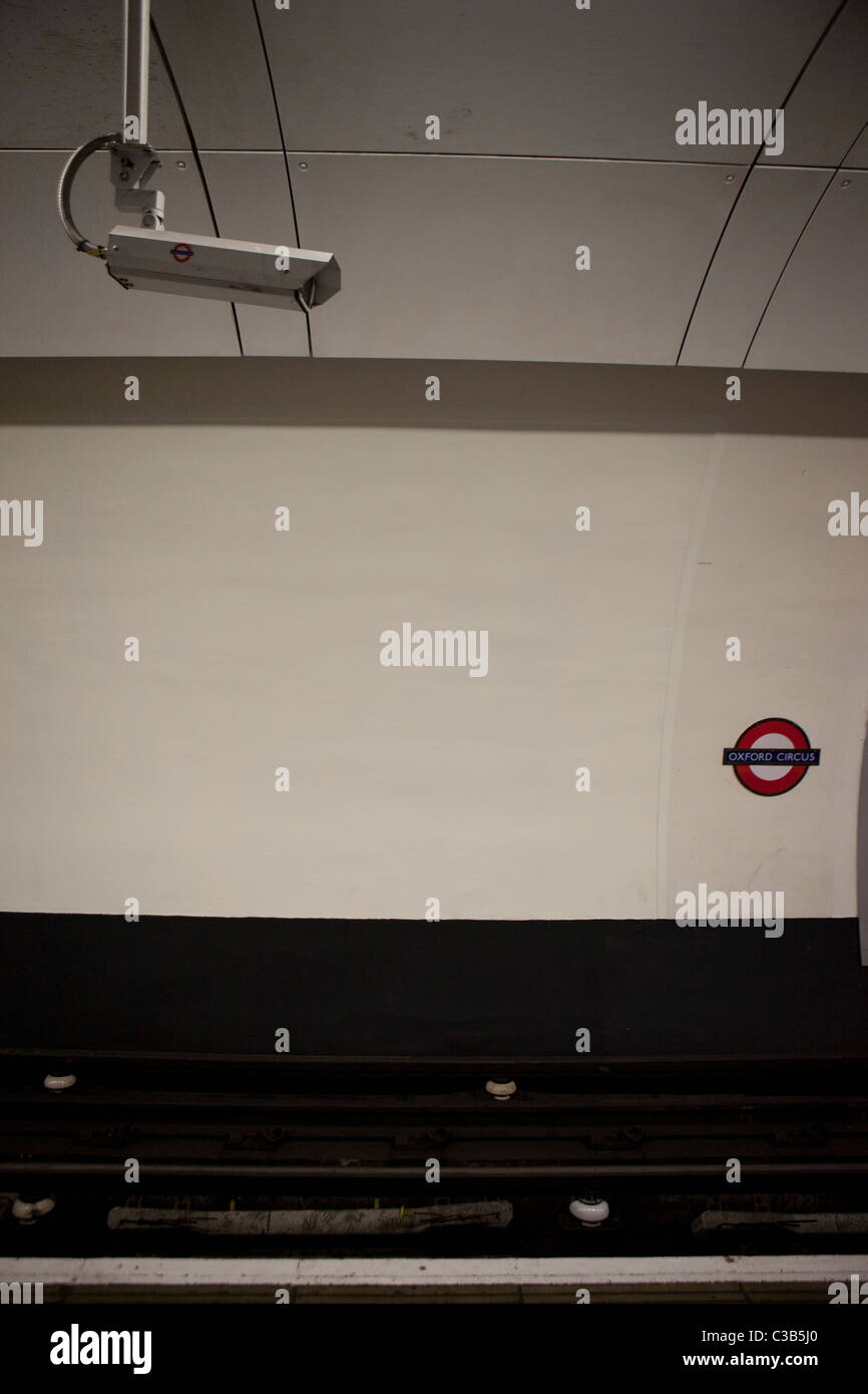 An empty Bakerloo line platform at Oxford Circus Stock Photo - Alamy
