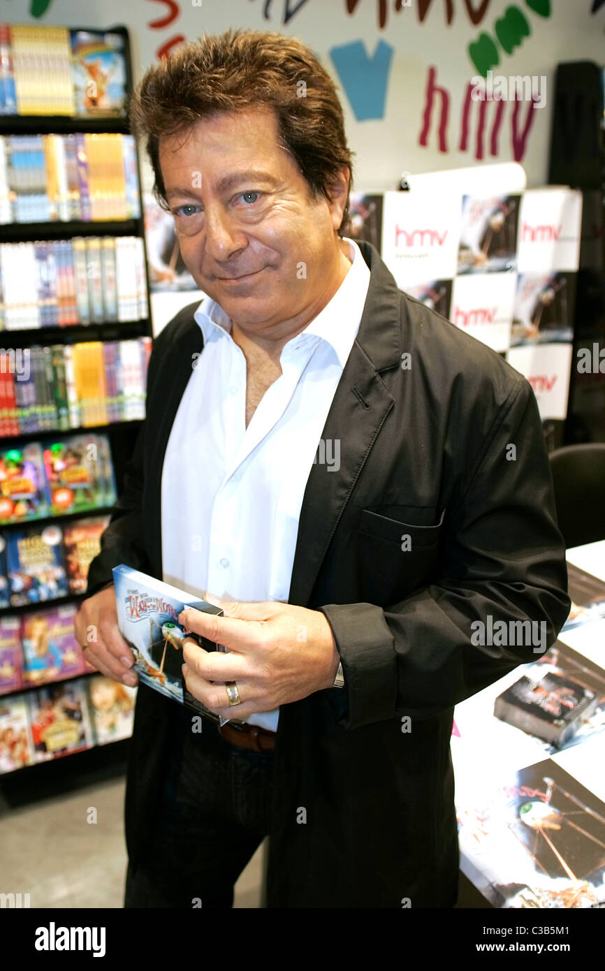 Jeff Wayne signs copies of 'Jeff Wayne's Musical Version Of The War Of ...