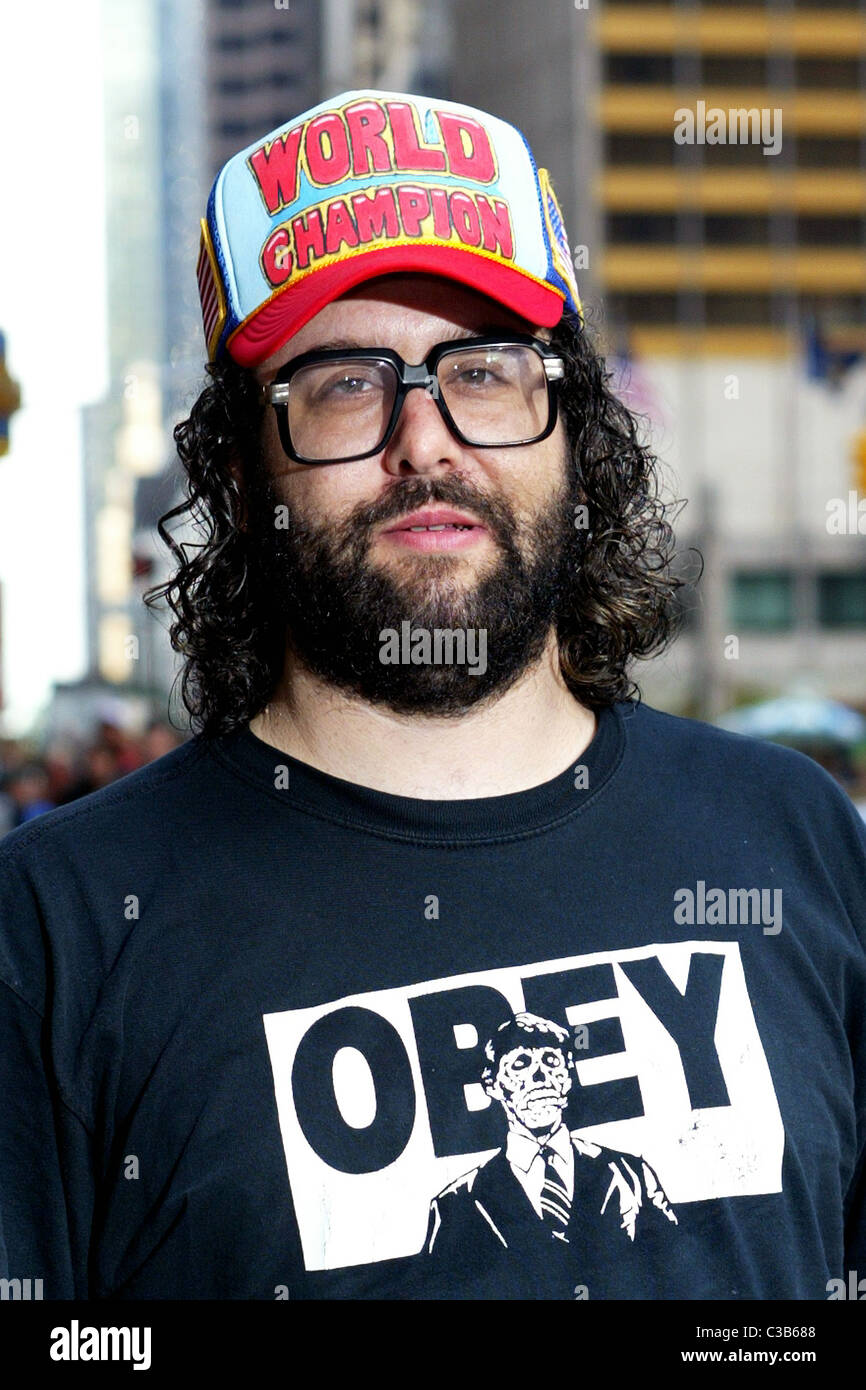 Judah Friedlander outside the Ed Sullivan Theater for the 'Late Show ...