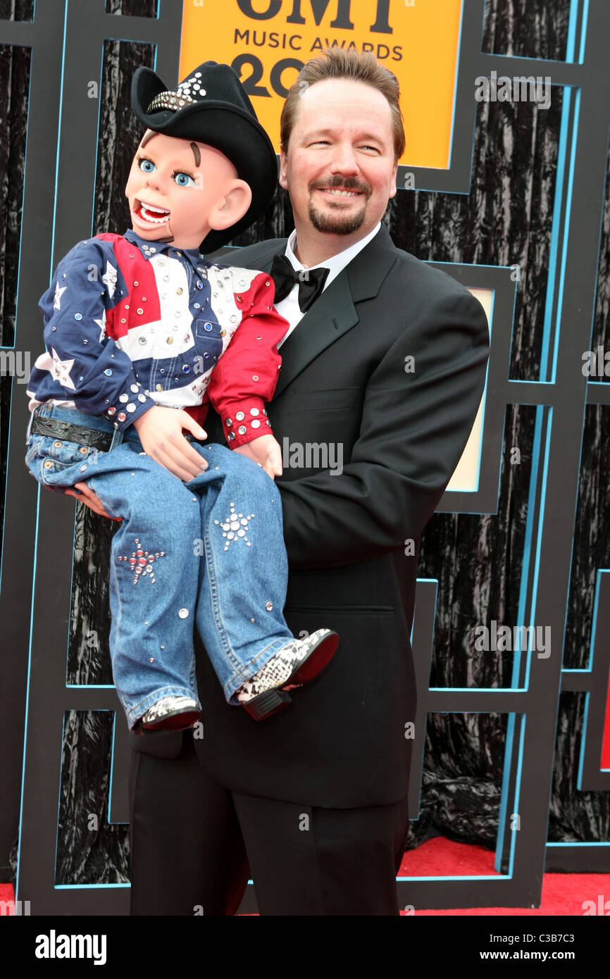 Terry Fator 2009 CMT Music Awards held at The Sommet Center - Arrivals ...