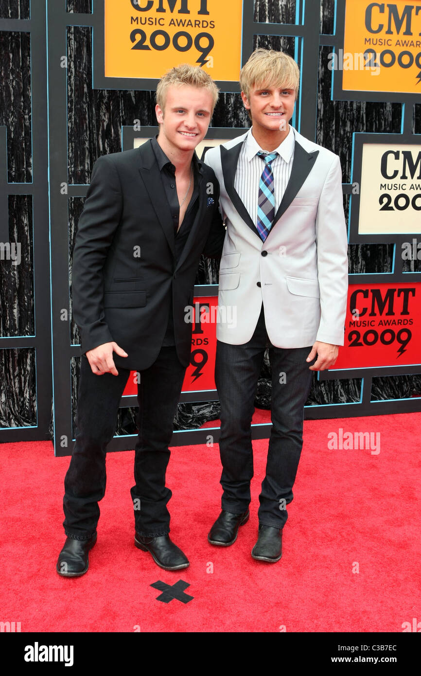 Carter Twins 2009 CMT Music Awards held at The Sommet Center - Arrivals ...
