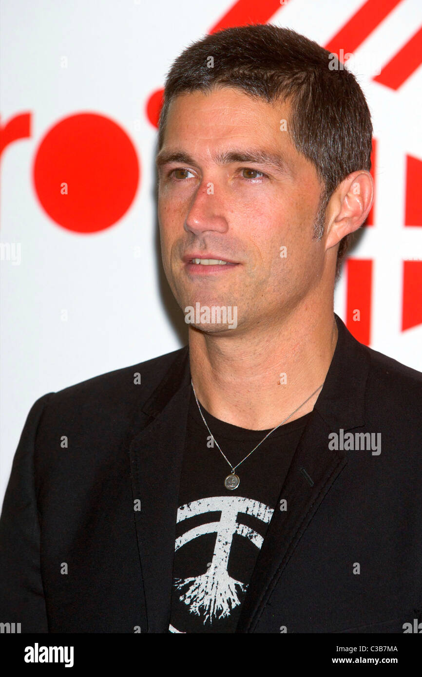 Mathew Fox attends a photocall for the television series 'Lost', held ...