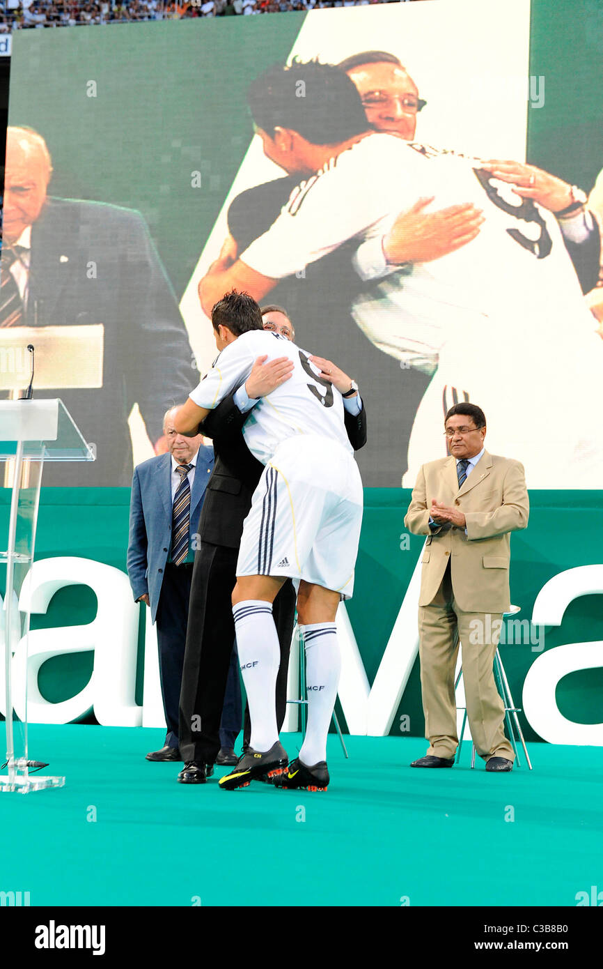 Cristiano Ronaldo is presented as Real Madrid new player number 9 in ...