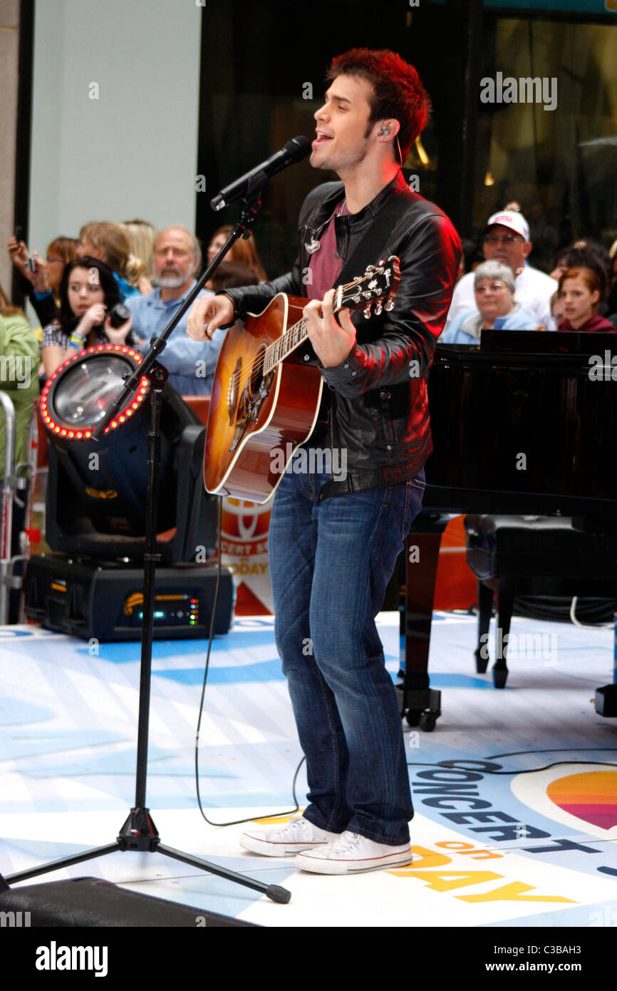 American Idol Winner Kris Allen High Resolution Stock Photography and ...