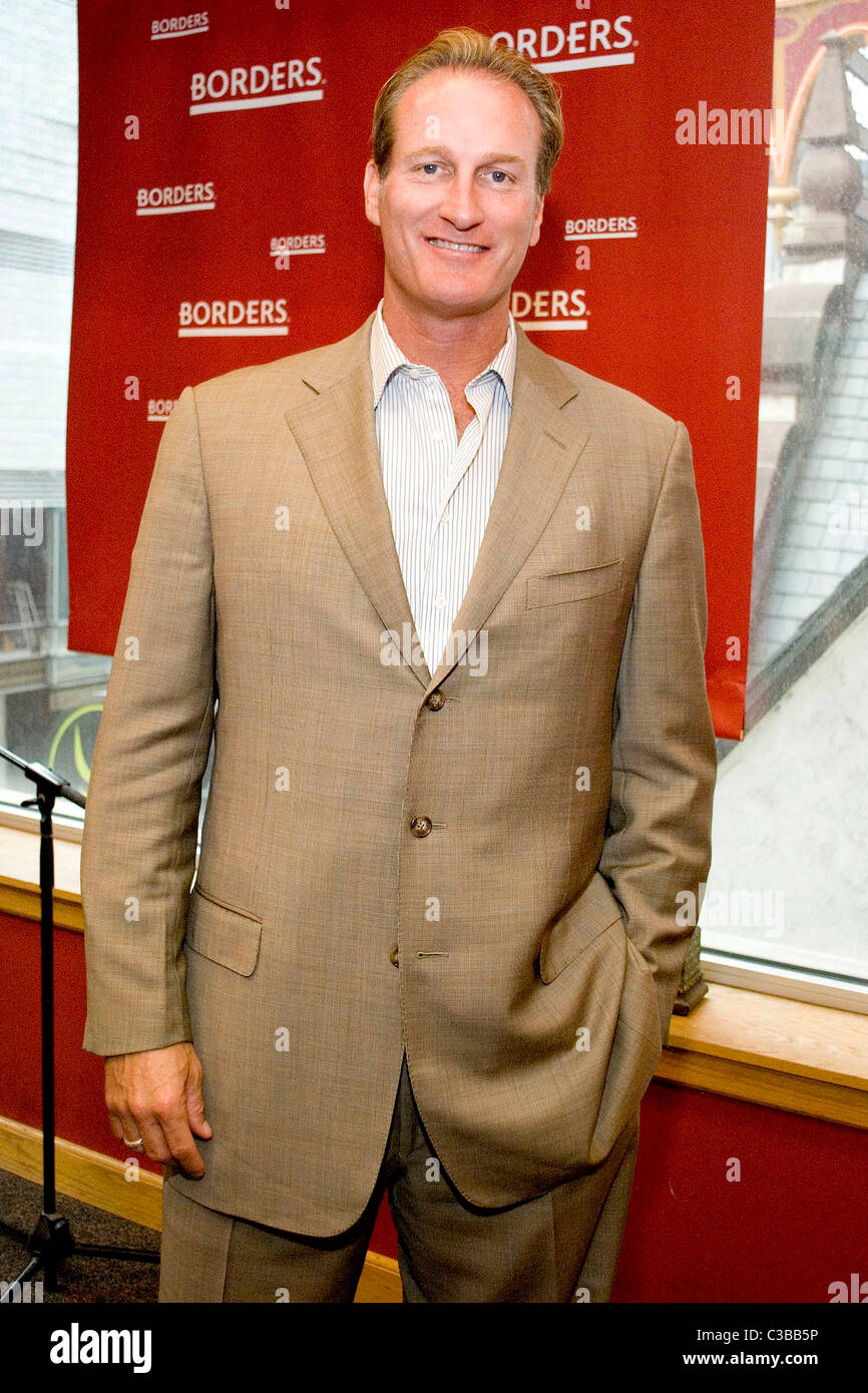 Steve Lyons former Major League Baseball player and a television ...