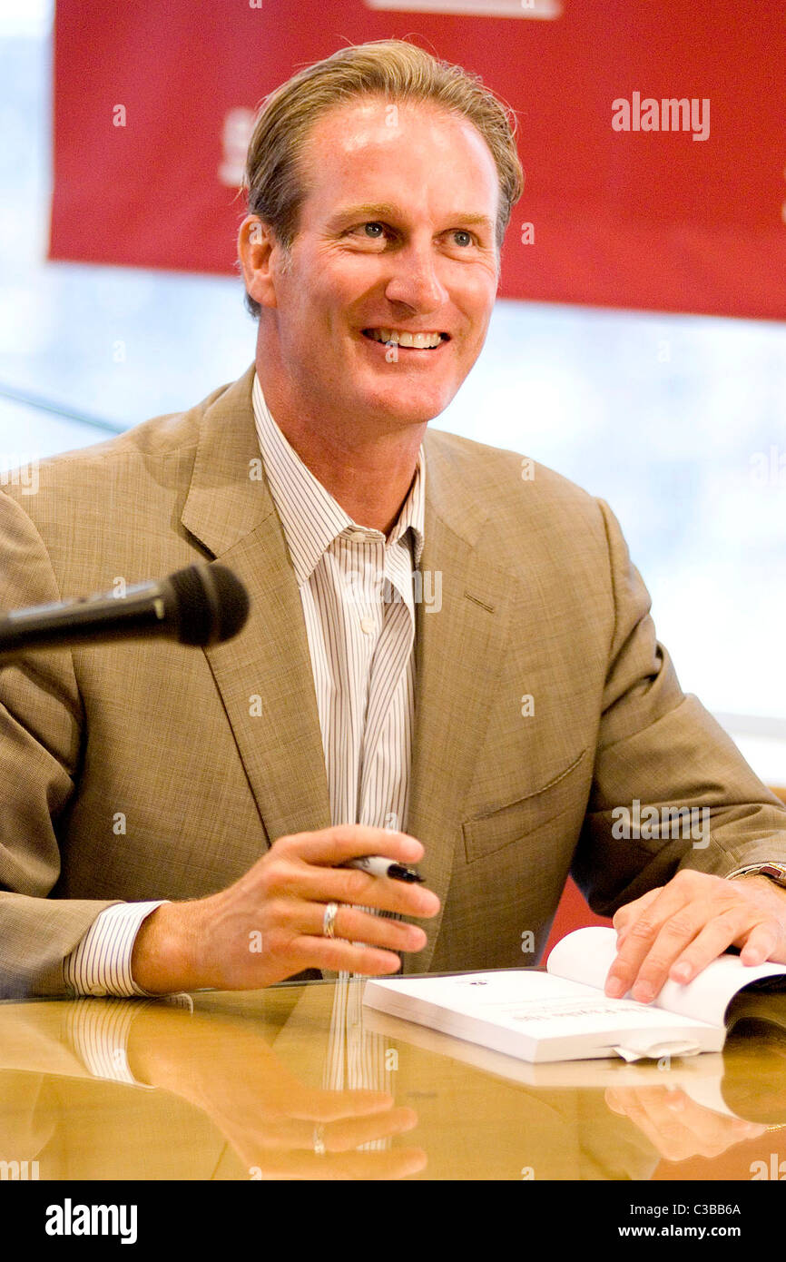 Steve Lyons former Major League Baseball player and a television ...