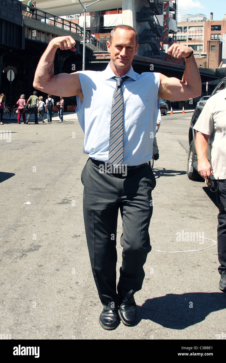 Christopher Meloni shows off his biceps during a break from filming ...