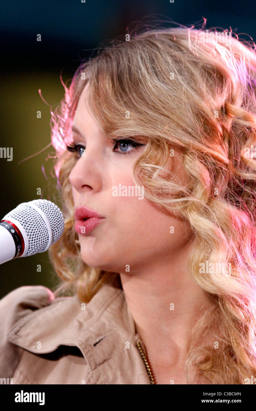 Taylor Swift performs on NBC's 'Today' show concert series at ...