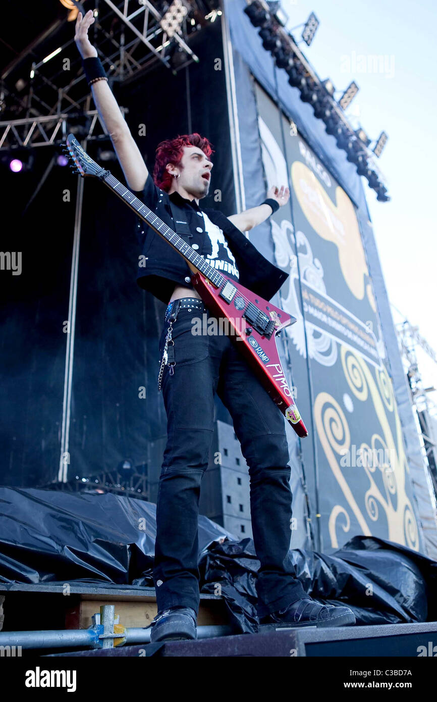 Ramp Portuguese heavy metal band performing live at Optimus Alive 2009 ...