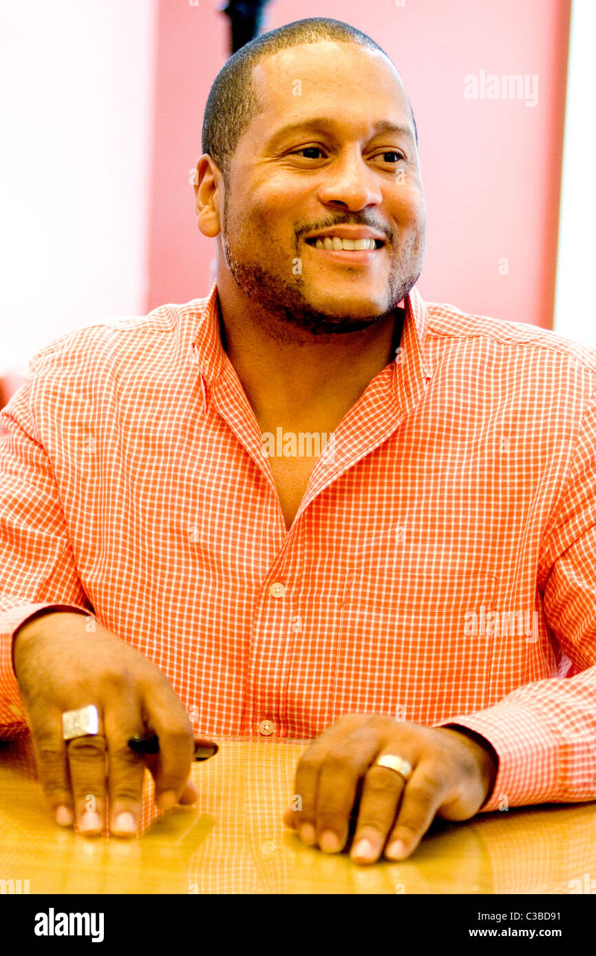 Pat Neely signs copies of his book 'Down Home with the Neelys: A ...