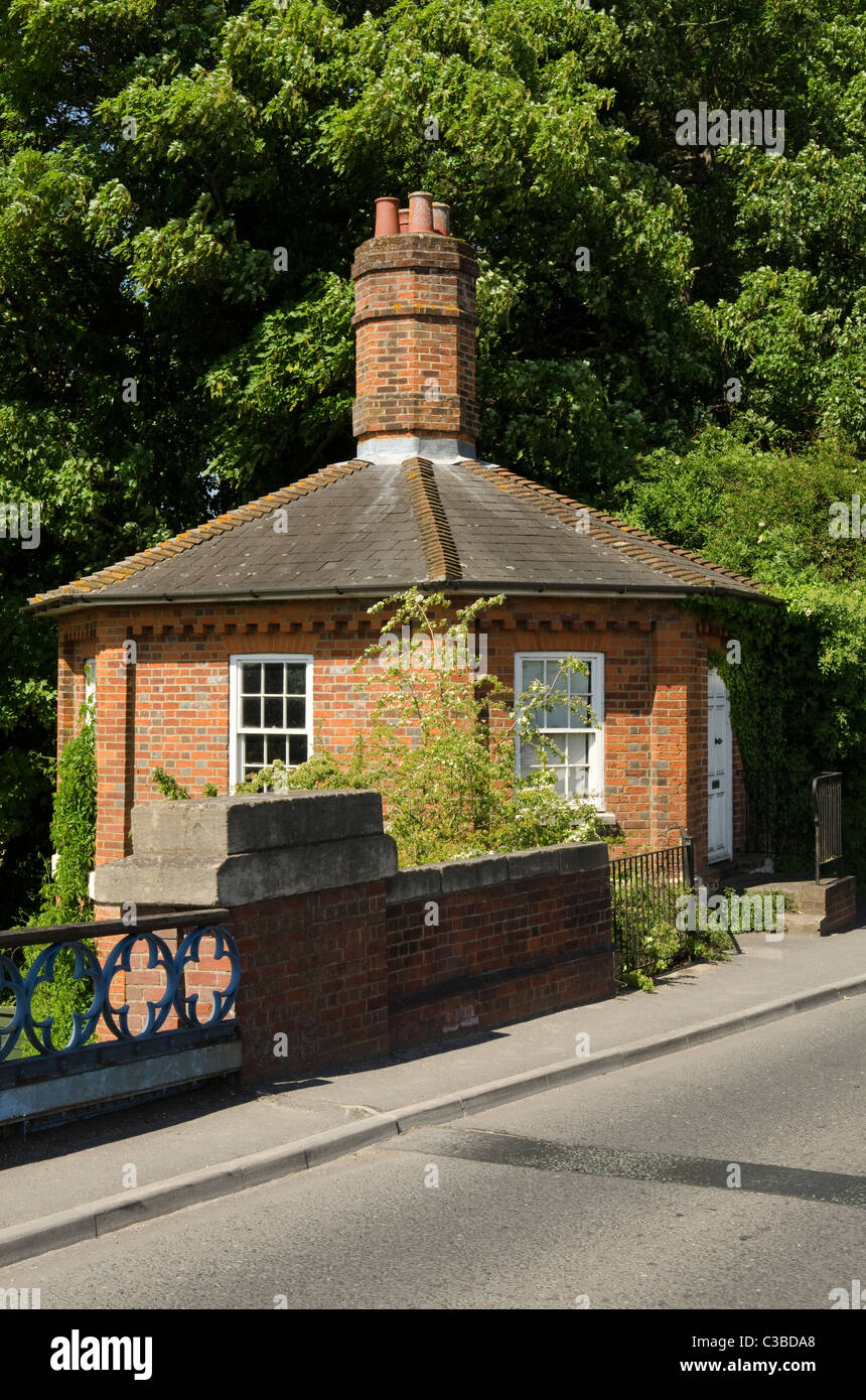 old toll house Cookham road Bridge Berkshire UK Stock Photo - Alamy