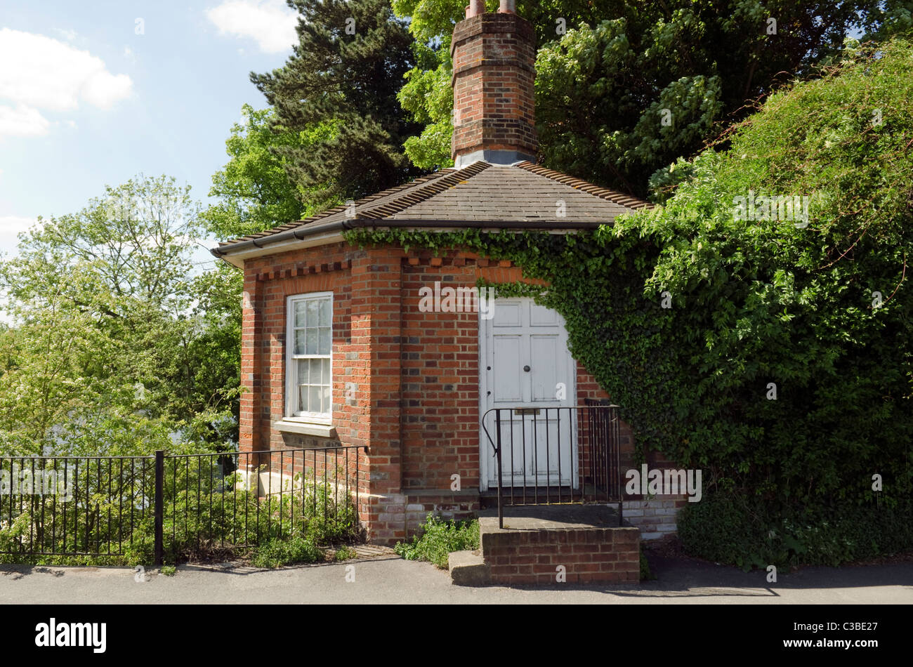 old toll house Cookham Bridge Berkshire UK Stock Photo - Alamy