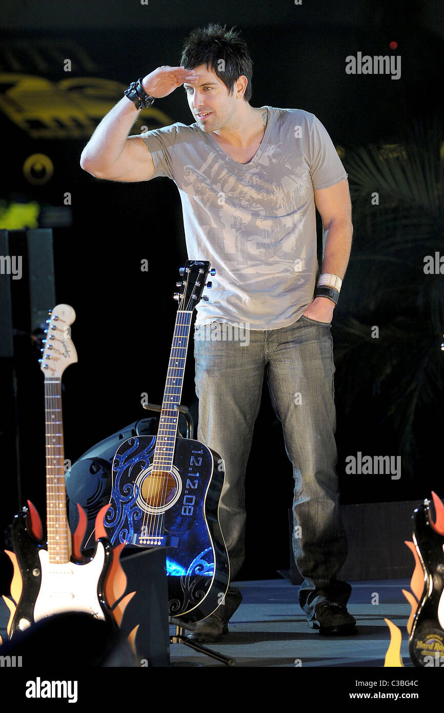 Jeremy Keith performs live at the Seminole Hard Rock Hotel and Casino ...