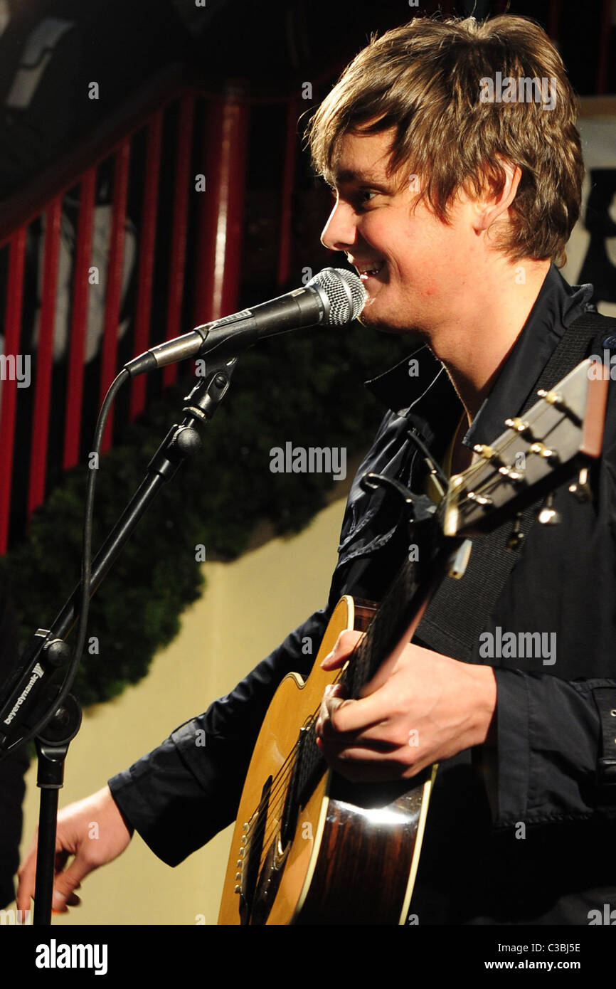 Tom Chaplin performing in concert to benefit Crisis at Super Busking at ...