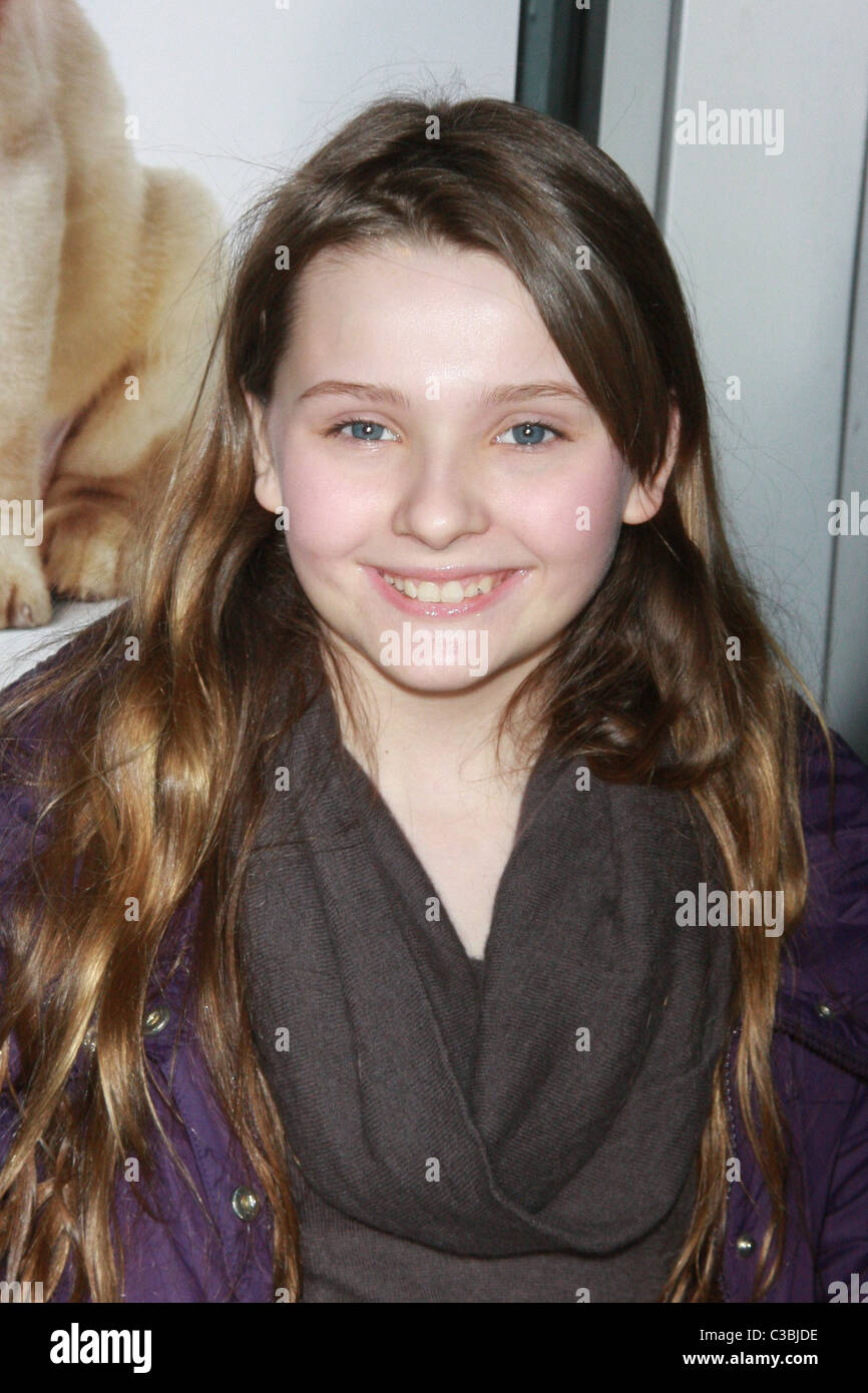 Abigail Breslin New York Premiere of 'Marley & Me' at Tribeca Cinemas Gallery - arrivals New ...