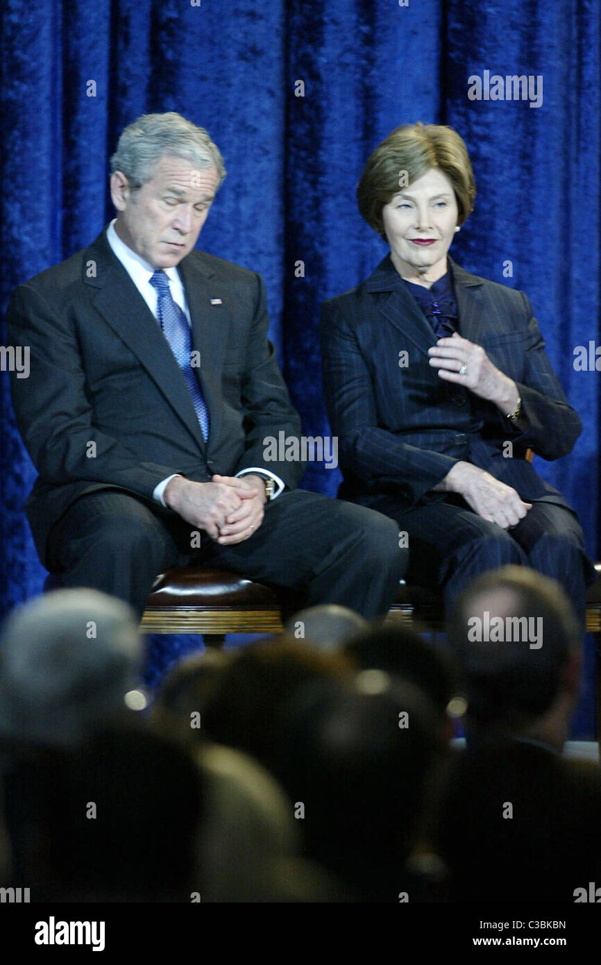 Laura bush first lady portrait hi-res stock photography and images - Alamy
