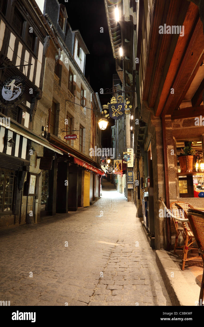 Mont st michel street hi-res stock photography and images - Alamy