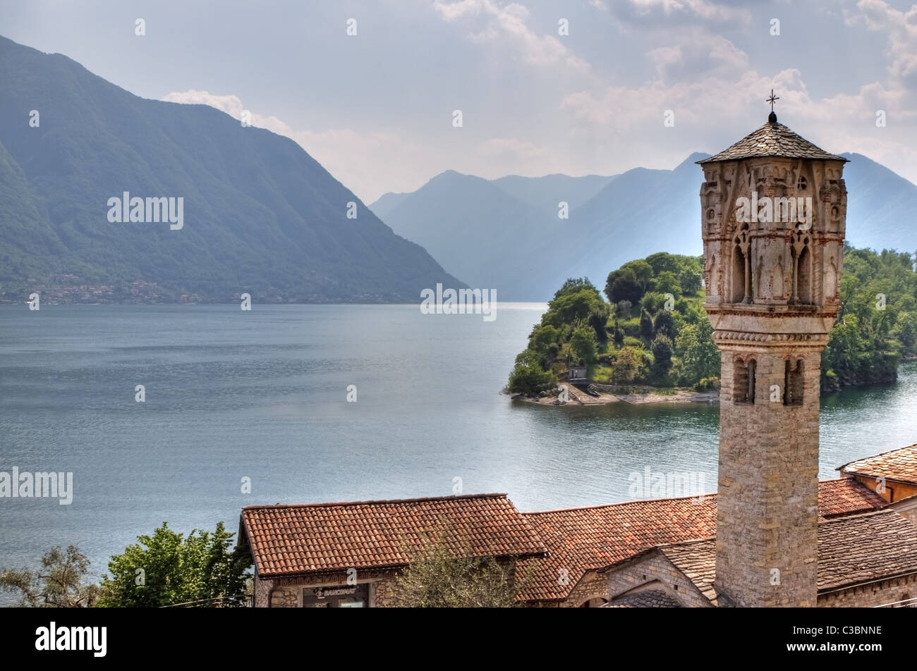 Kirche von Ossuccio am Lago di Como Stock Photo - Alamy