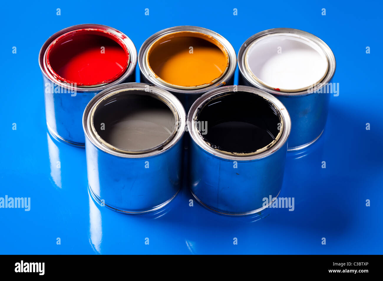 cans of paint Stock Photo - Alamy