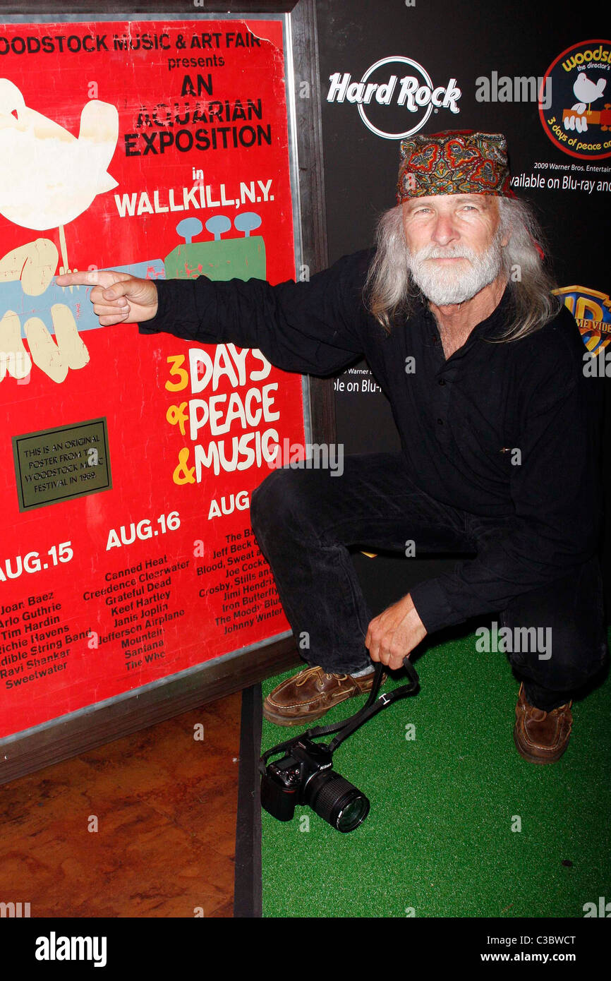 Michael Wadleigh 'Woodstock: 3 Days of Peace and Music - Directors Cut ...