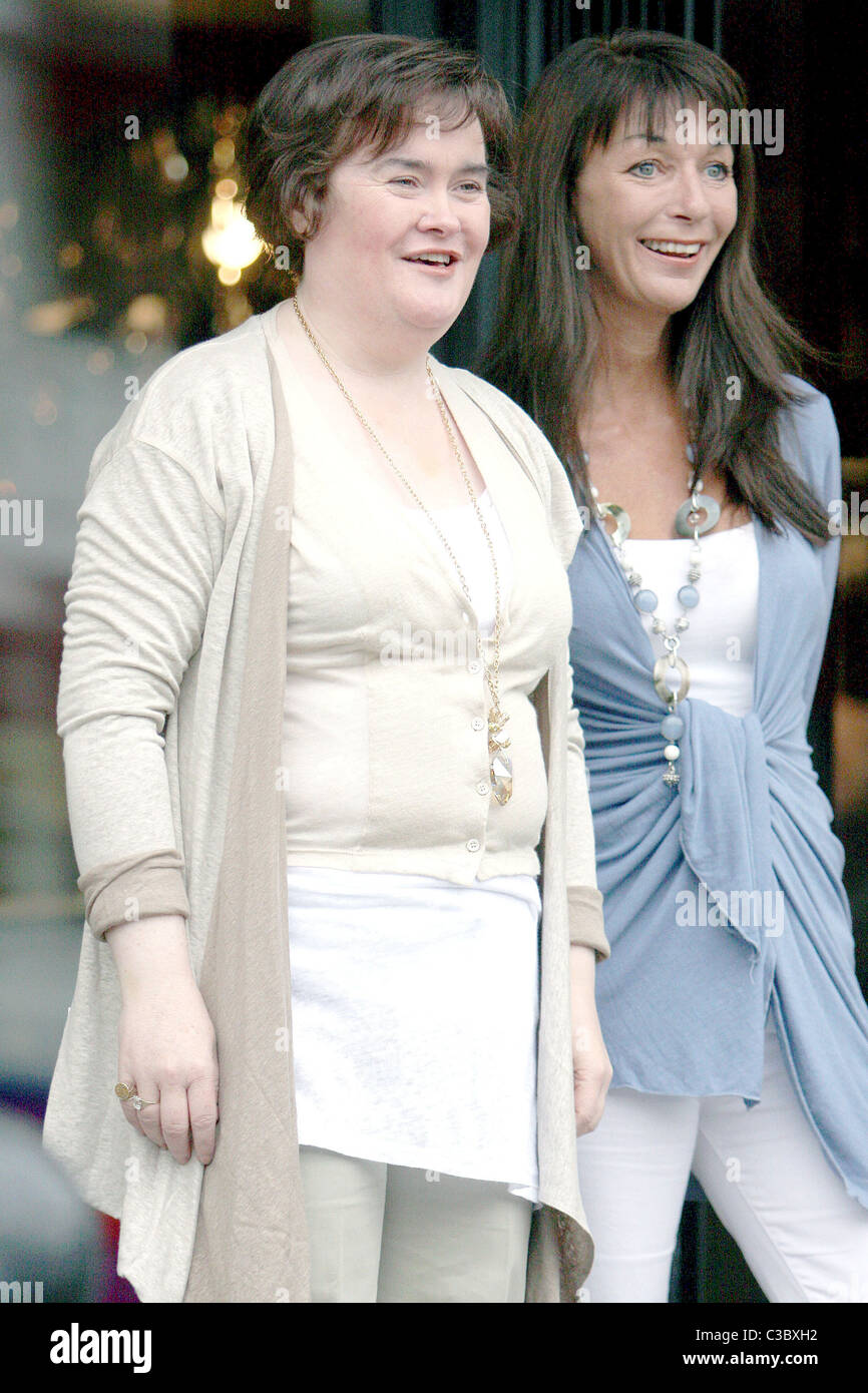 Susan Boyle shopping at Lulu and Fred. The singer seemed in high ...