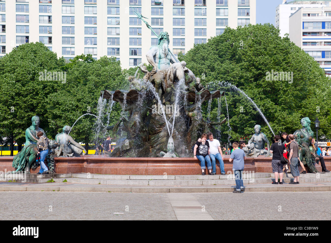Neptunbrunnen hi-res stock photography and images - Alamy