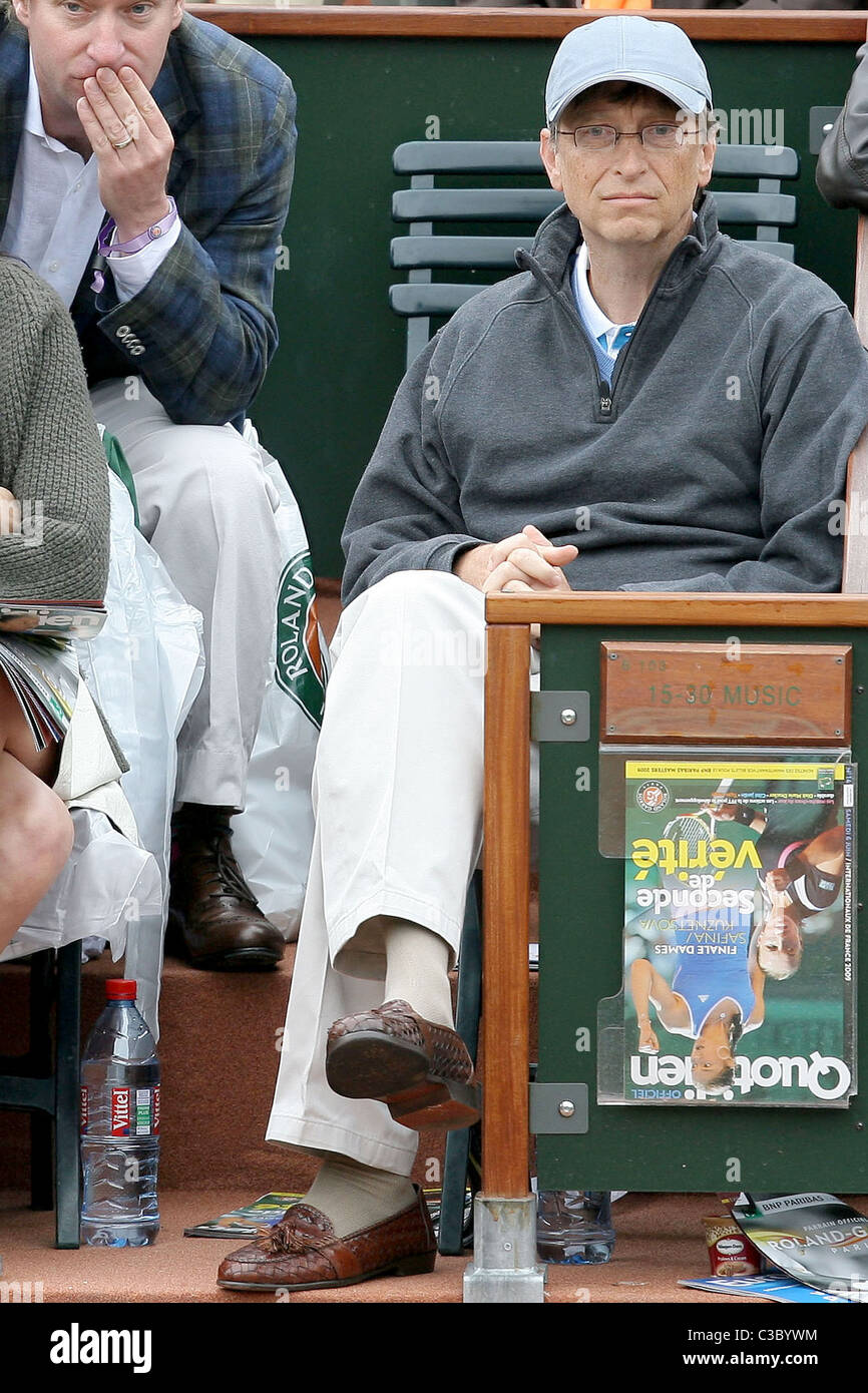 Bill Gates attends Les Internationaux de France de Roland Garros 2009 ...