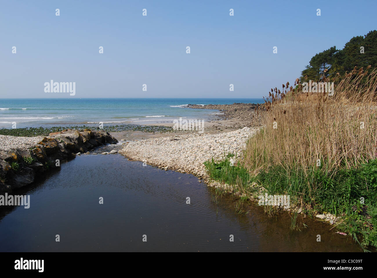 River flowing into sea hi-res stock photography and images - Alamy