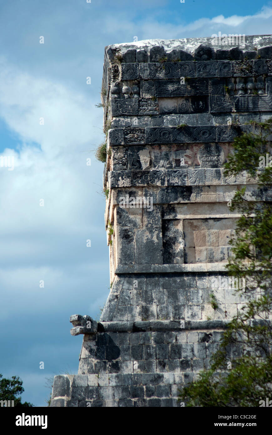 Chichen-Itza pyramid detail Stock Photo - Alamy