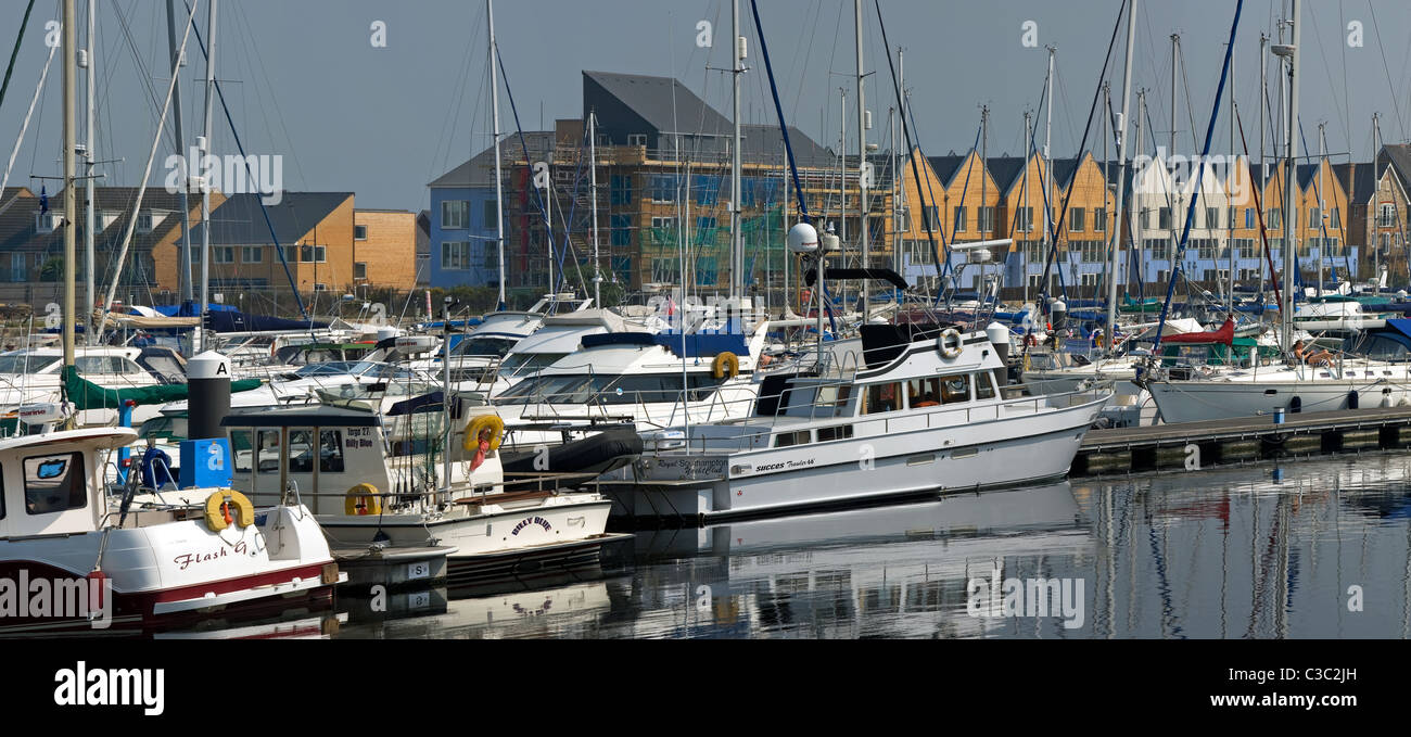 Boats moored in Chatham Maritime Marina Stock Photo - Alamy