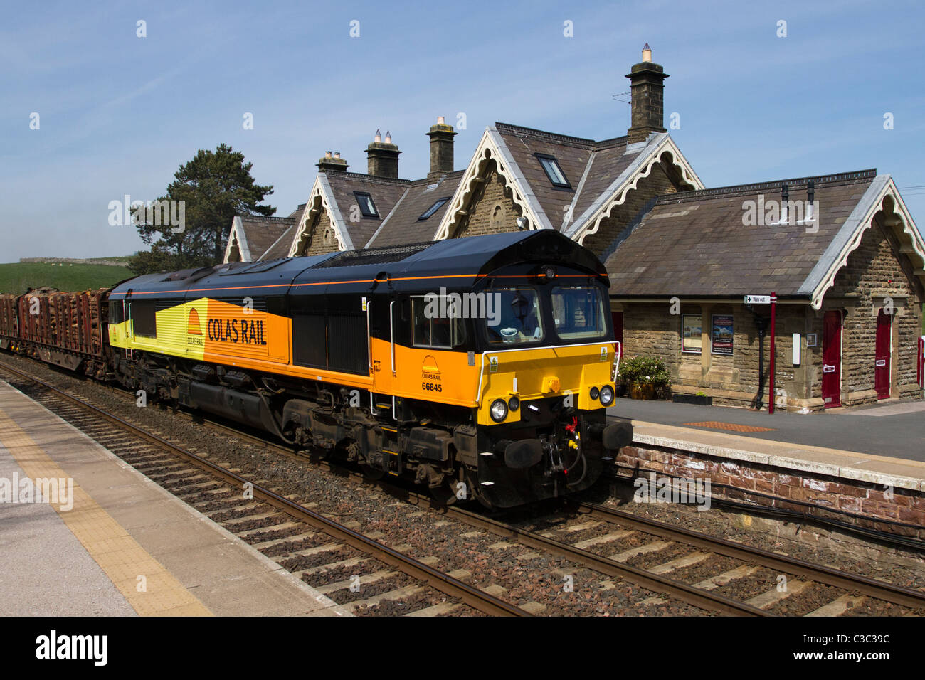 GB Freight Trains Carlisle Yard to Chirk loaded Colas Rail Timber Train ...