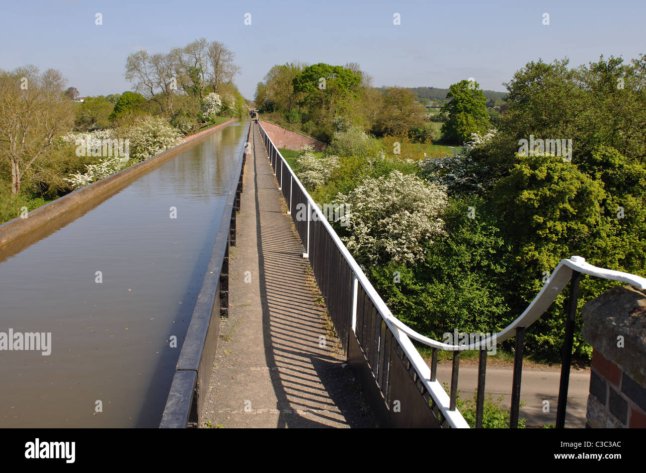 Edstone Aqueduct on the Stratford Canal, Warwickshire, England, UK ...
