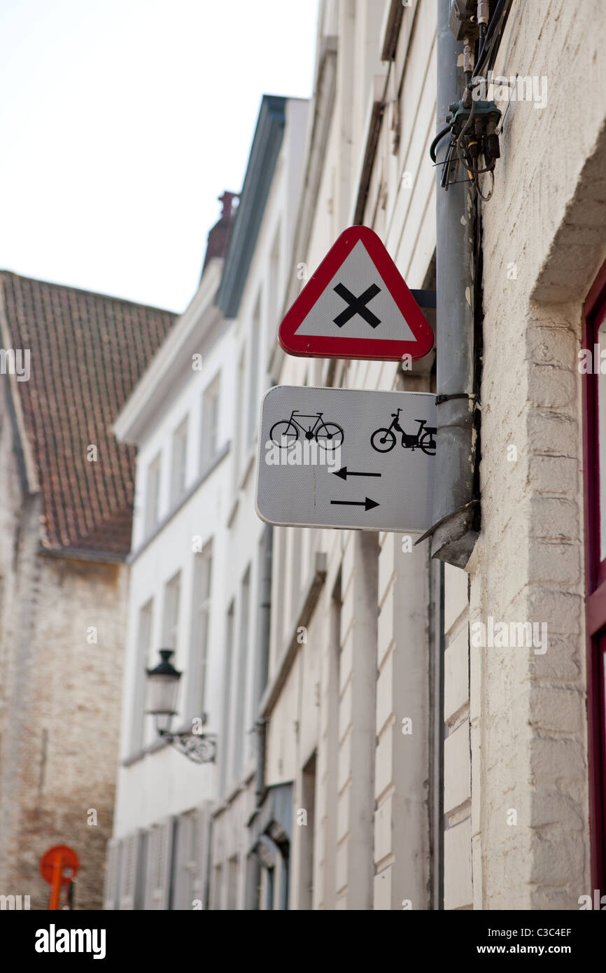 Brugge road sign hi-res stock photography and images - Alamy