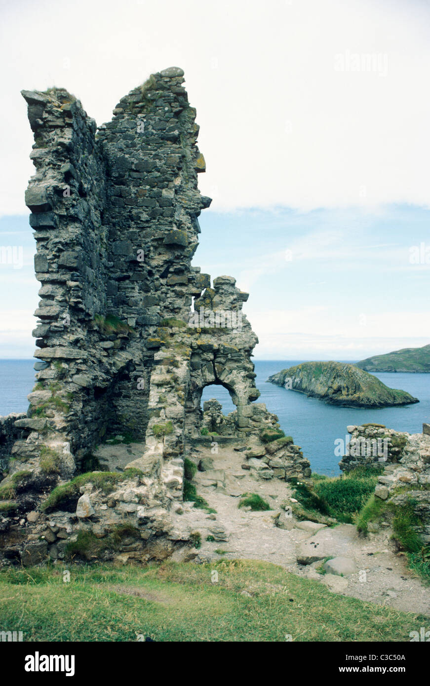 Isle of Skye, Duntulm Castle ruins, Scotland Scottish medieval castles ...
