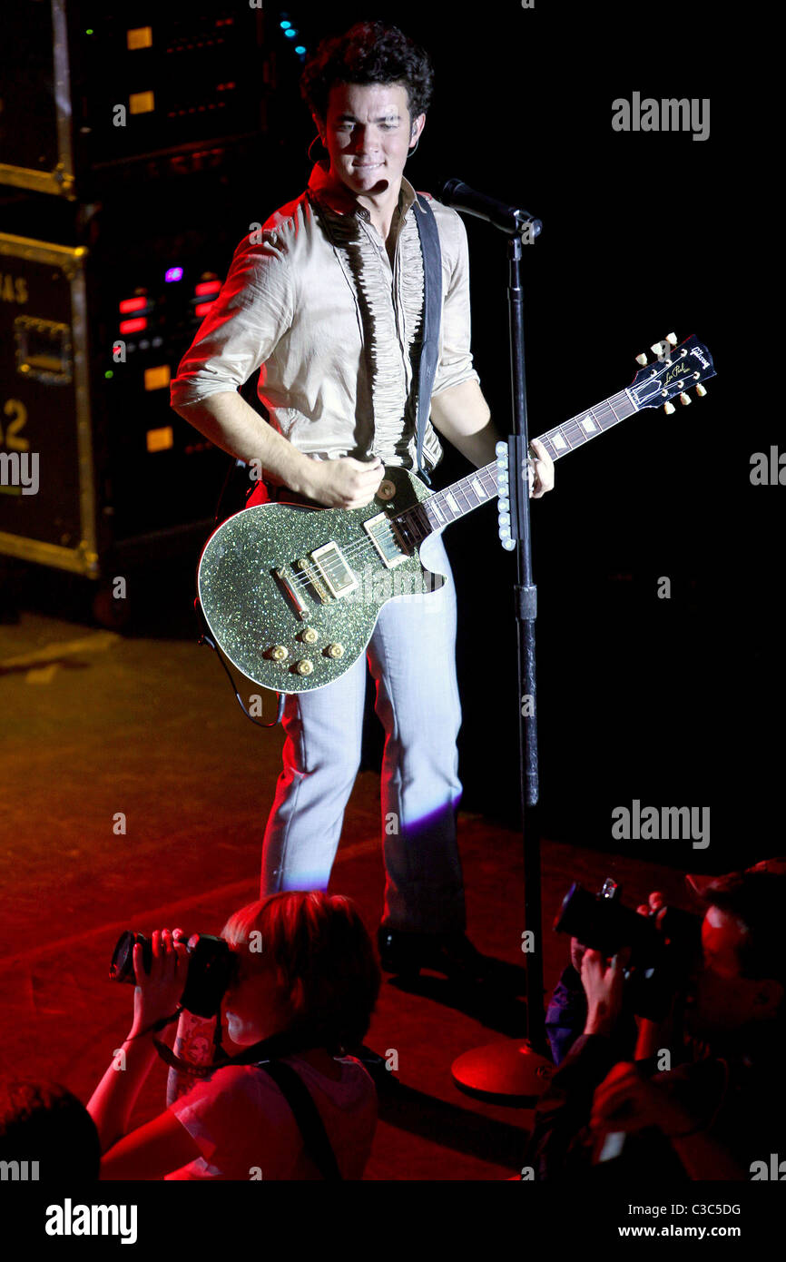 Jonas brothers album hi-res stock photography and images - Alamy