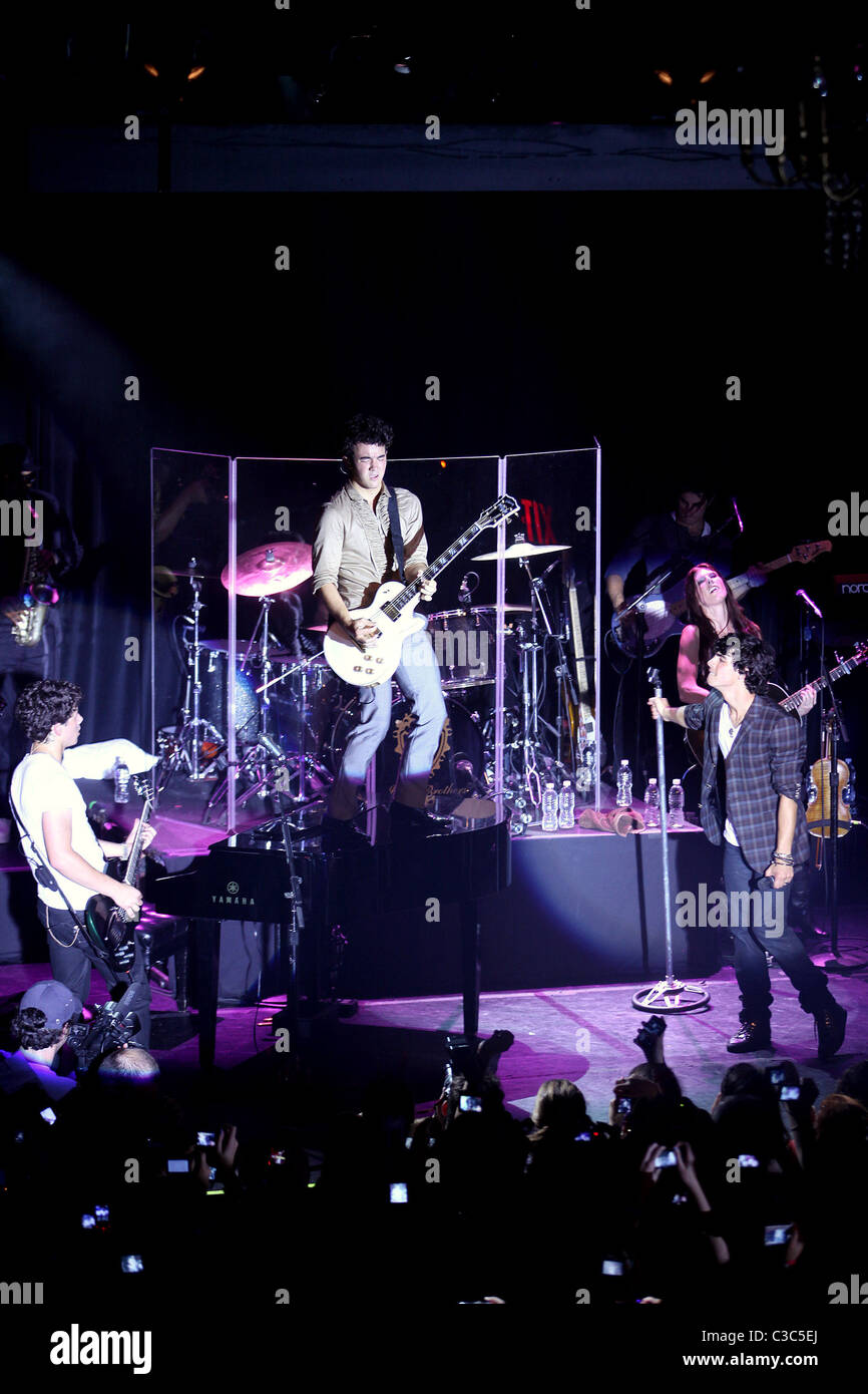 Jonas Brothers performing a free concert at Irving Plaza to promote ...
