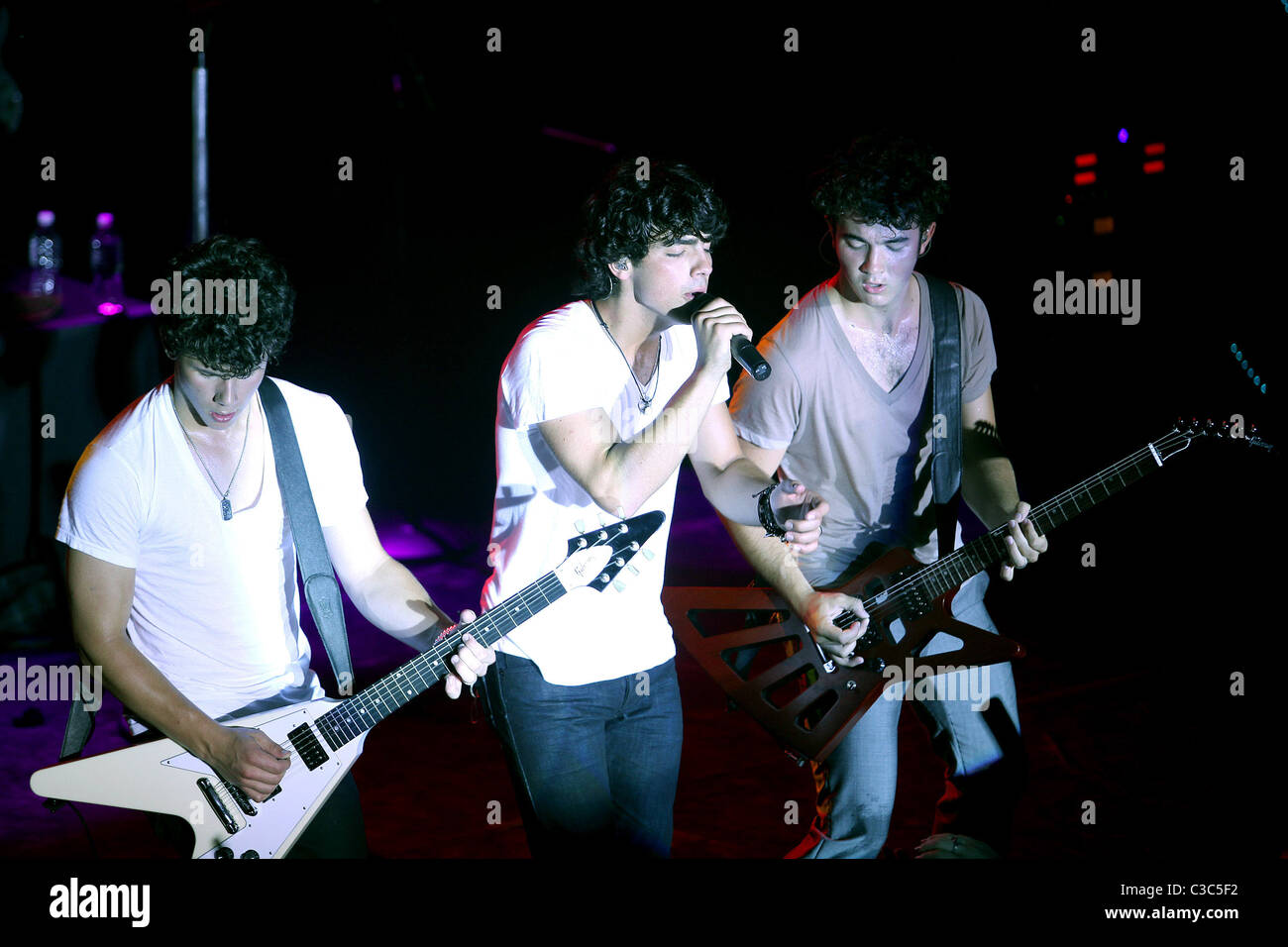 Jonas Brothers performing a free concert at Irving Plaza to promote ...