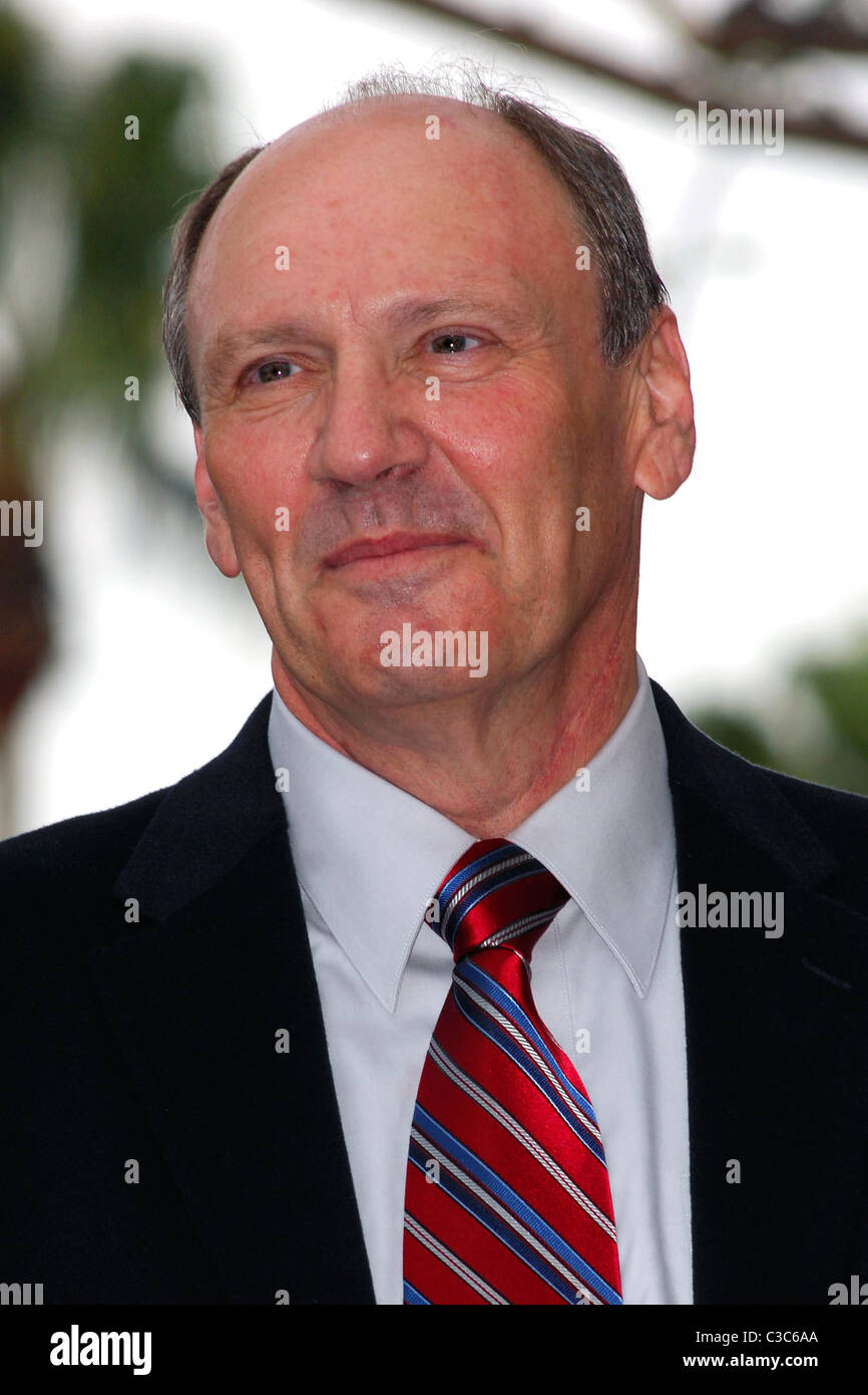 KFI/640 AM's Bill Handel gets a star on Hollywood's Walk of Fame Los ...