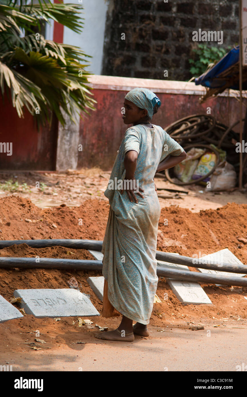 Digging road india hi-res stock photography and images - Alamy