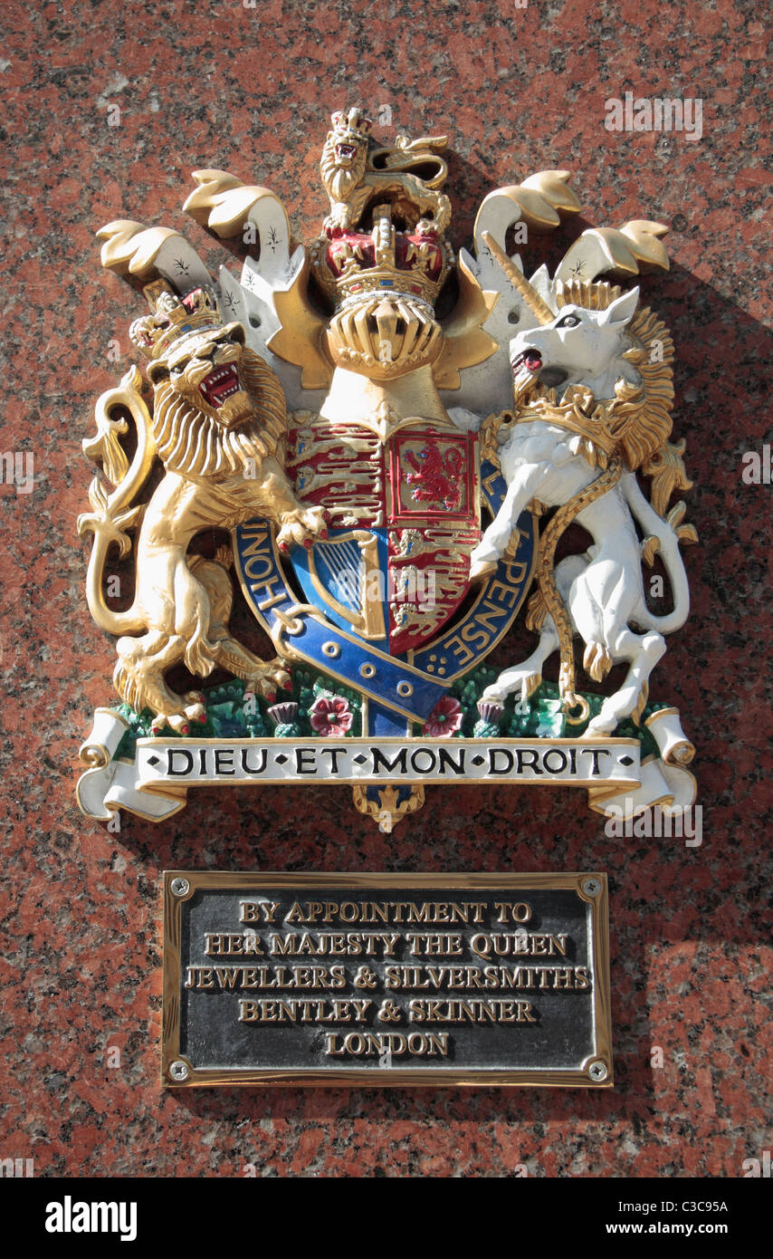 Royal warrant hi-res stock photography and images - Alamy
