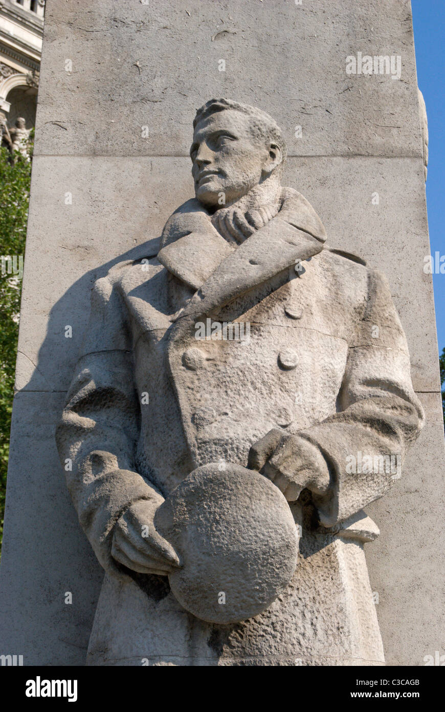 detail of the 1939-1945 mercantile marine memorial by edward maufe in ...