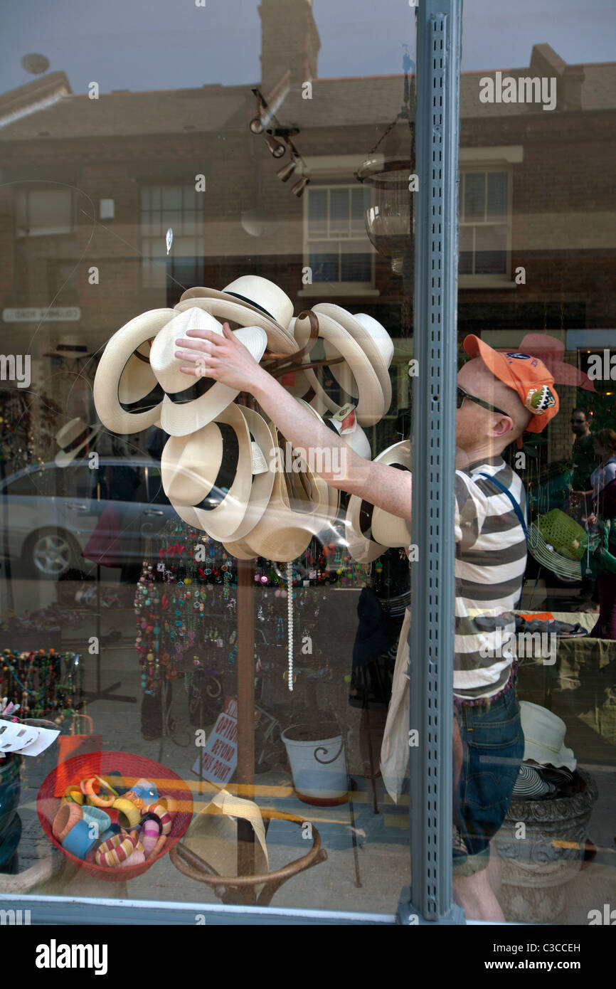 Hat shop london hi-res stock photography and images - Alamy