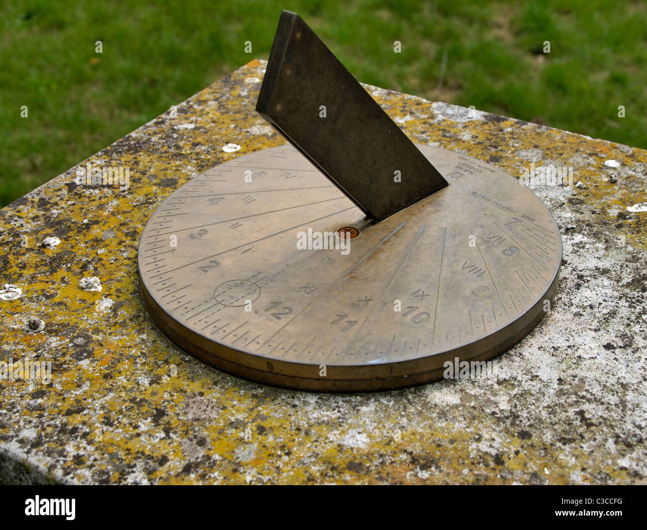 Brass sundial hi-res stock photography and images - Alamy
