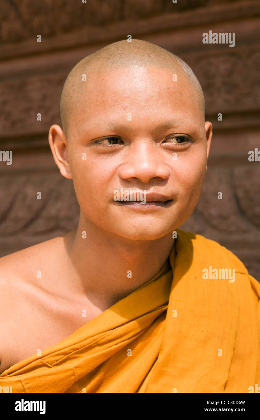 Monk portraits hi-res stock photography and images - Alamy