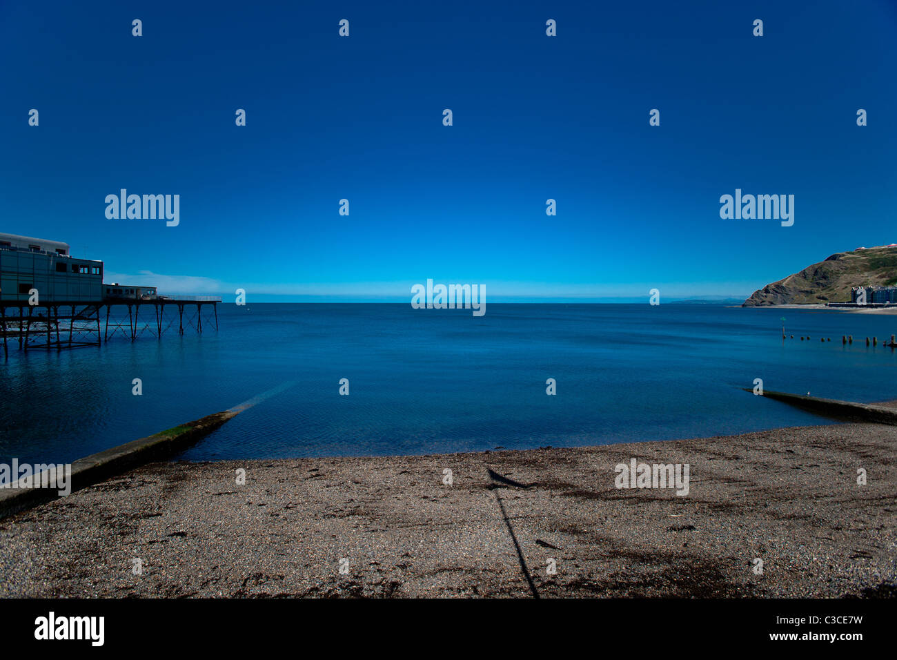 Deep sea pier hi-res stock photography and images - Alamy