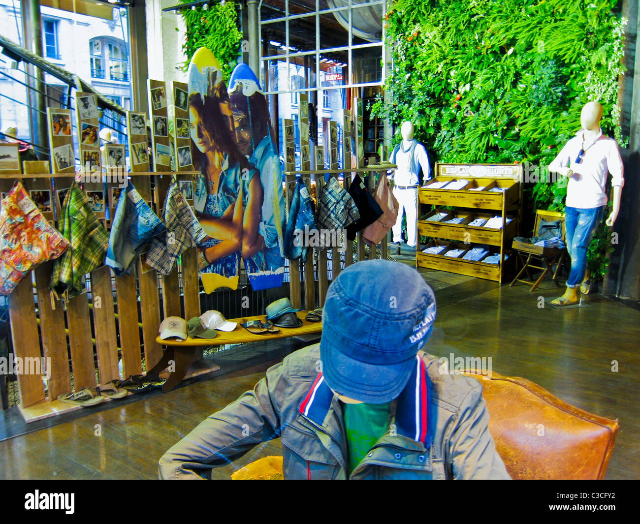 Replay clothing store hi-res stock photography and images - Alamy