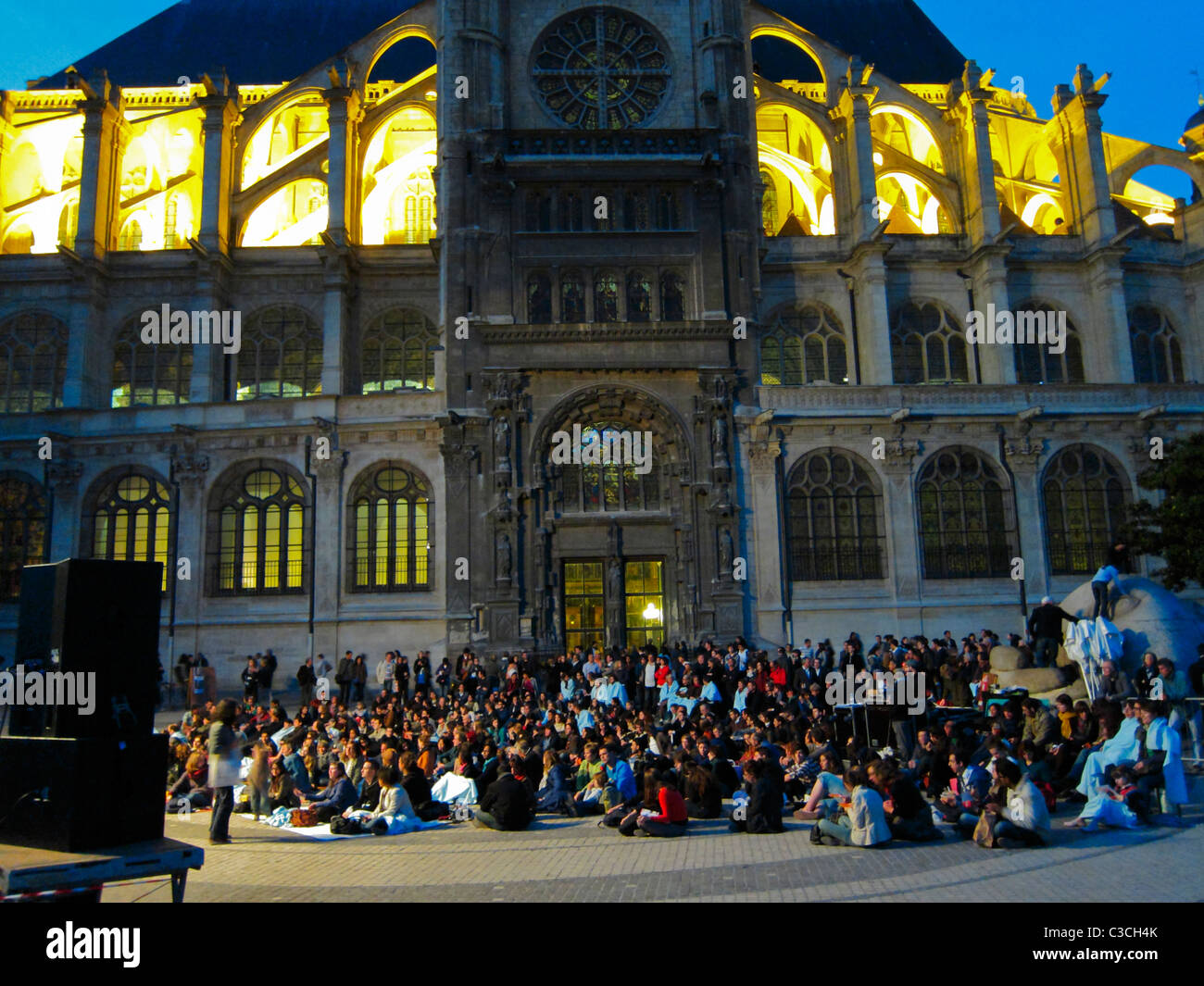 Paris, France, Audience at Contemporary Arts Performance, Les Halles ...