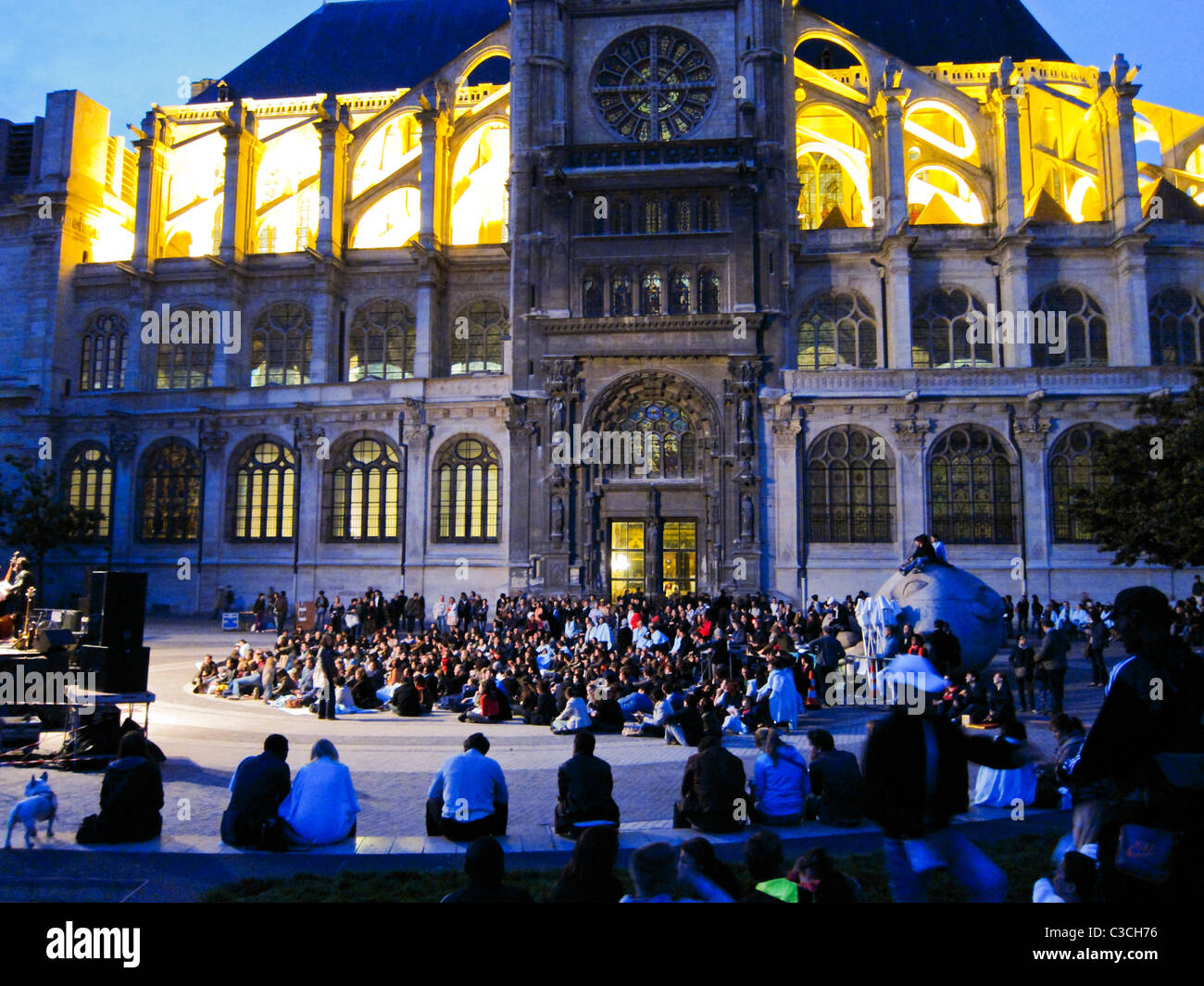 Plaza evening eglise hi-res stock photography and images - Alamy