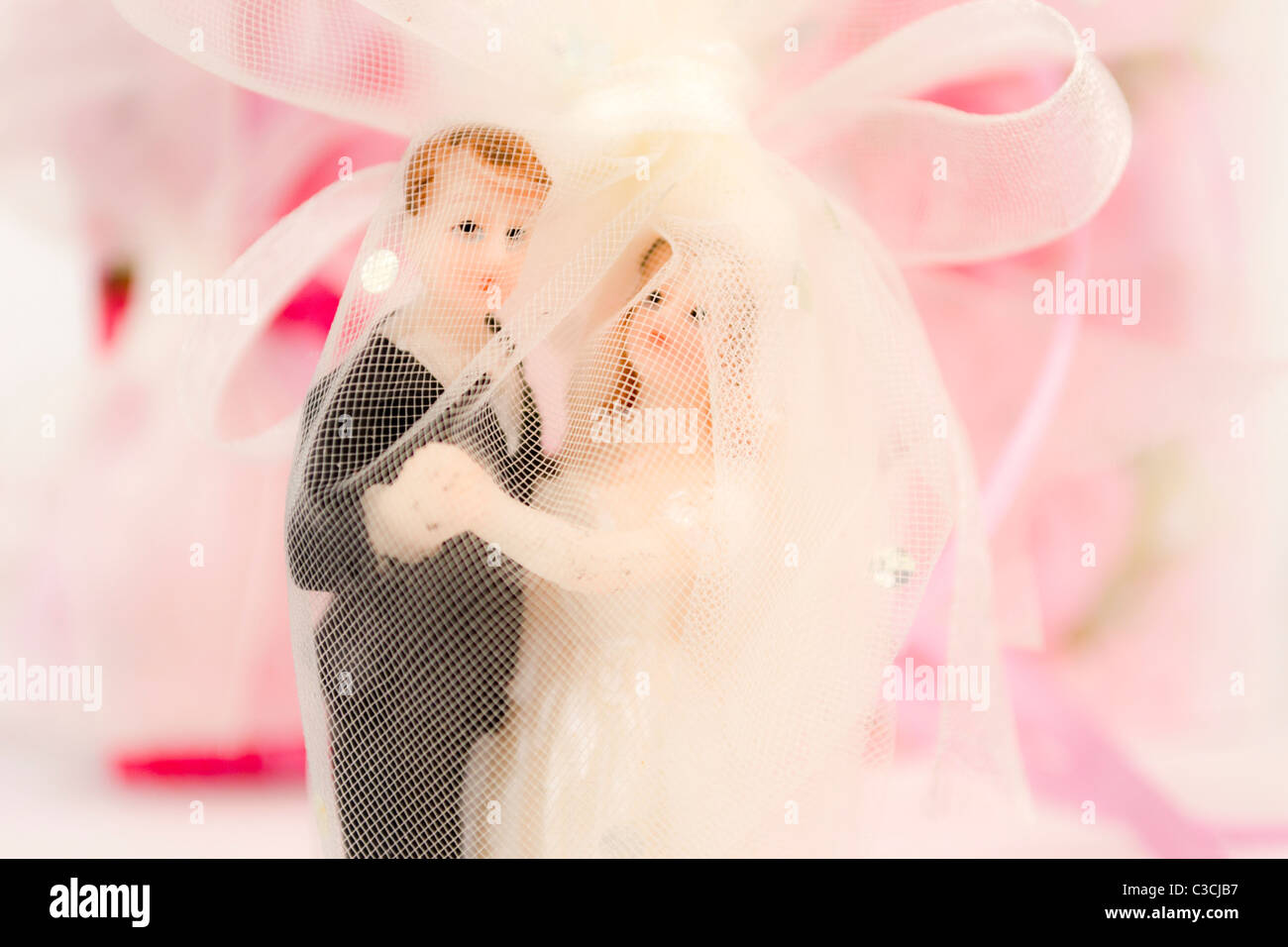 Bridal couple dolls hi-res stock photography and images - Alamy