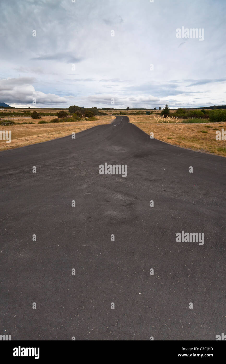 North island country road hi-res stock photography and images - Alamy